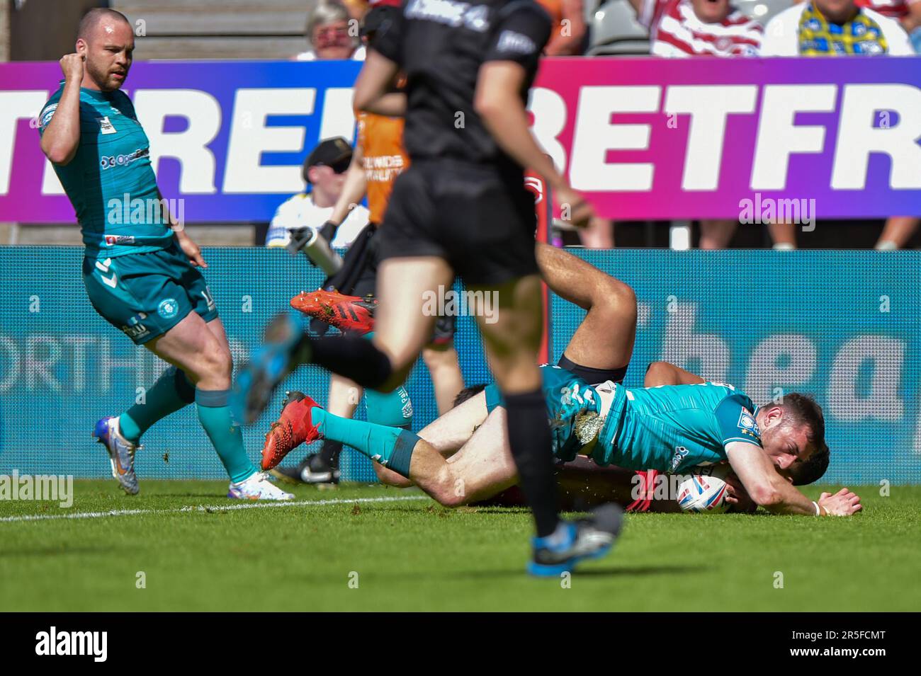 Jake wardlegoes hi-res stock photography and images - Alamy