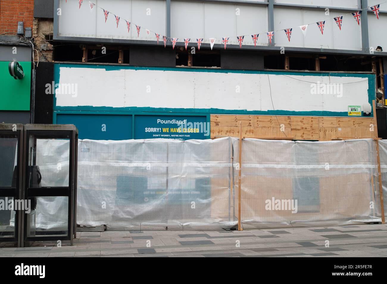 Pound plus hi-res stock photography and images - Alamy