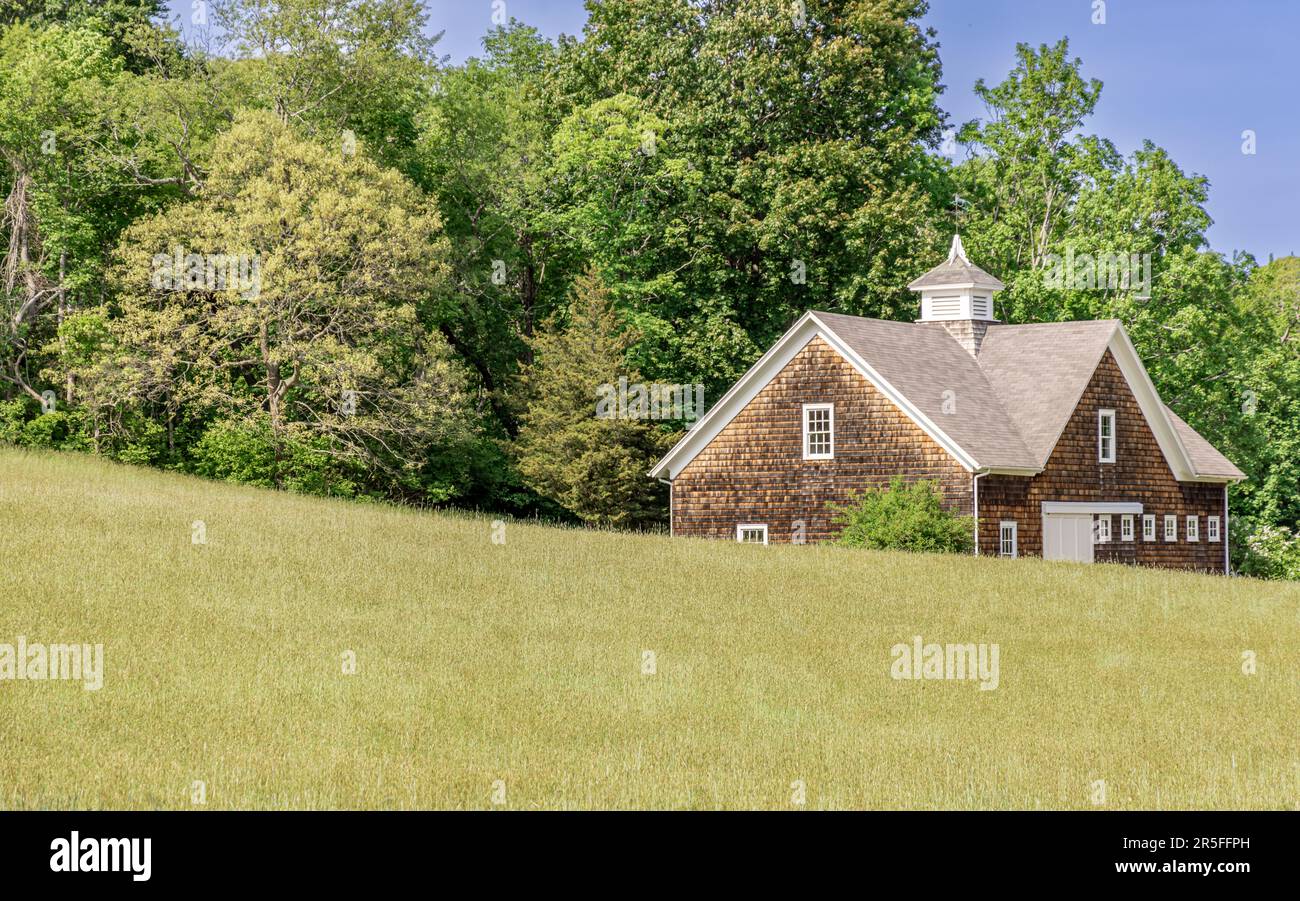beautiful barn on the corner of nostrand parkway and belvedere avenue ...
