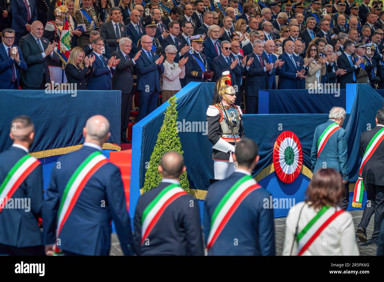 Italian mayors pay homage to the President of the Italian Republic ...