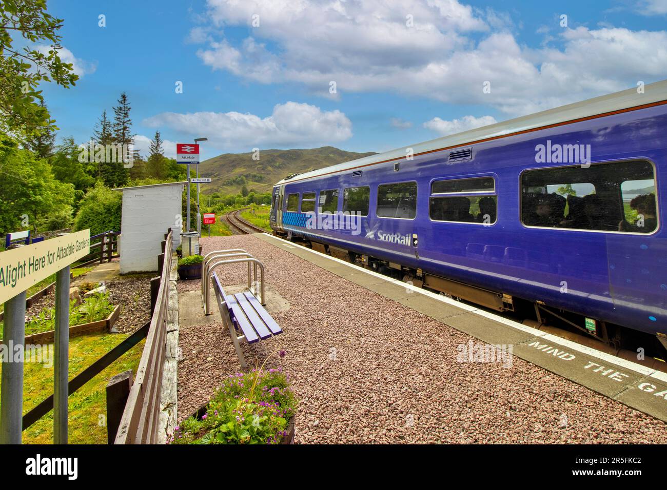 Attadale gardens train station hi-res stock photography and images - Alamy