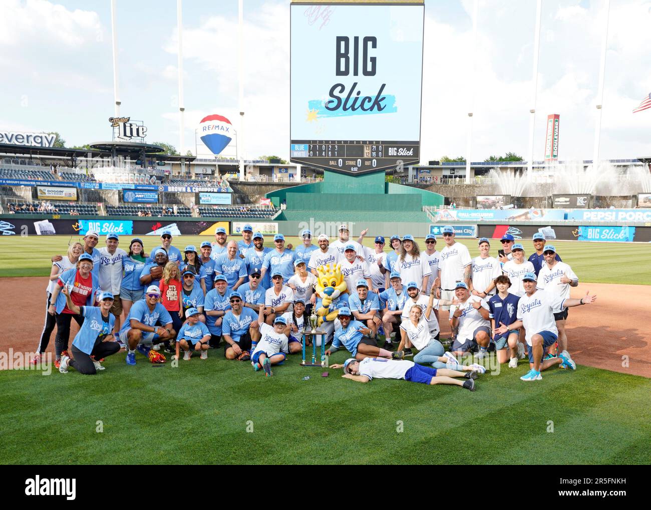 JUN 02, 2023: The cast of the big slick celebrate a successful ...