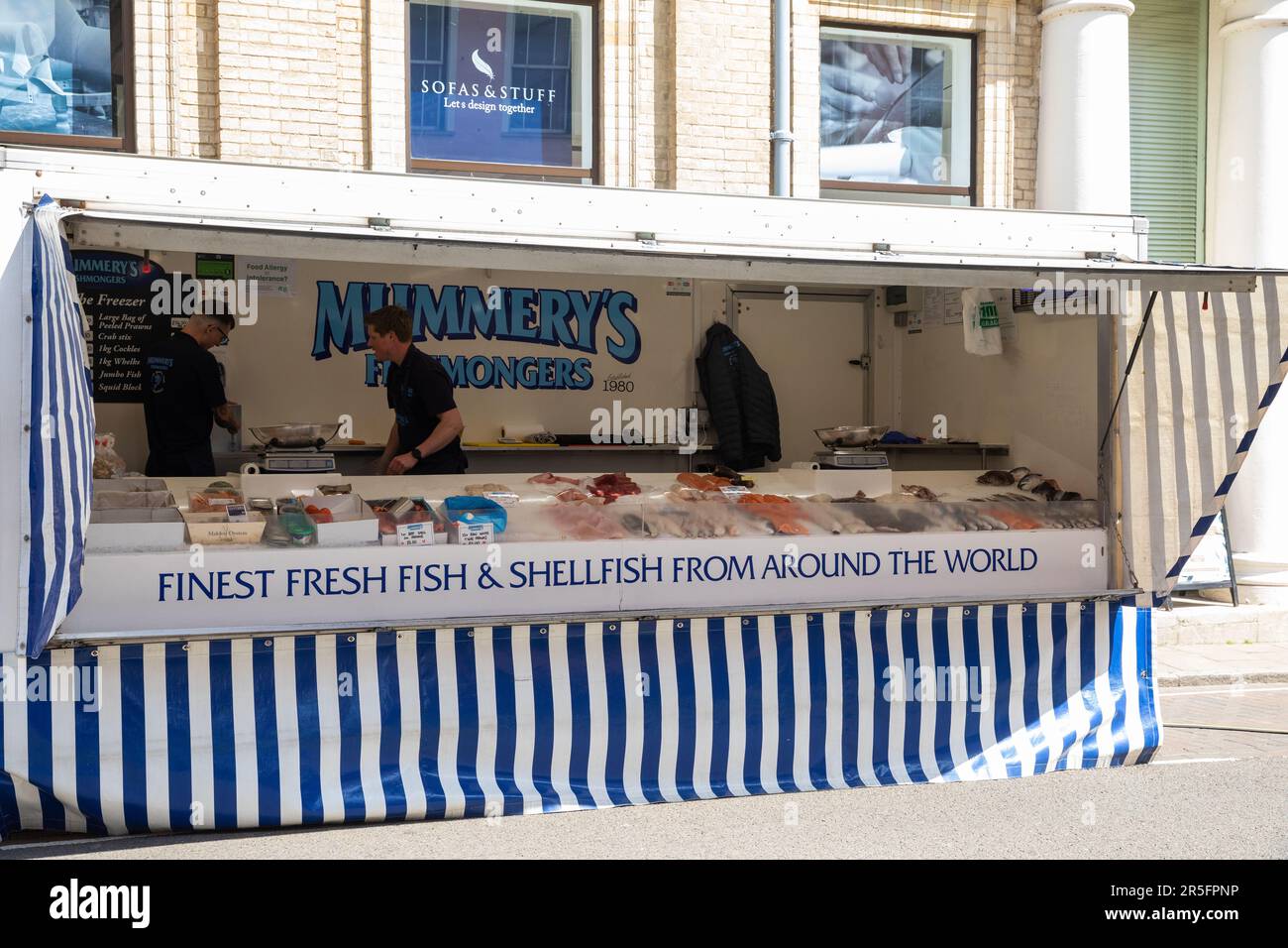 Mummerys fish stall hi-res stock photography and images - Alamy