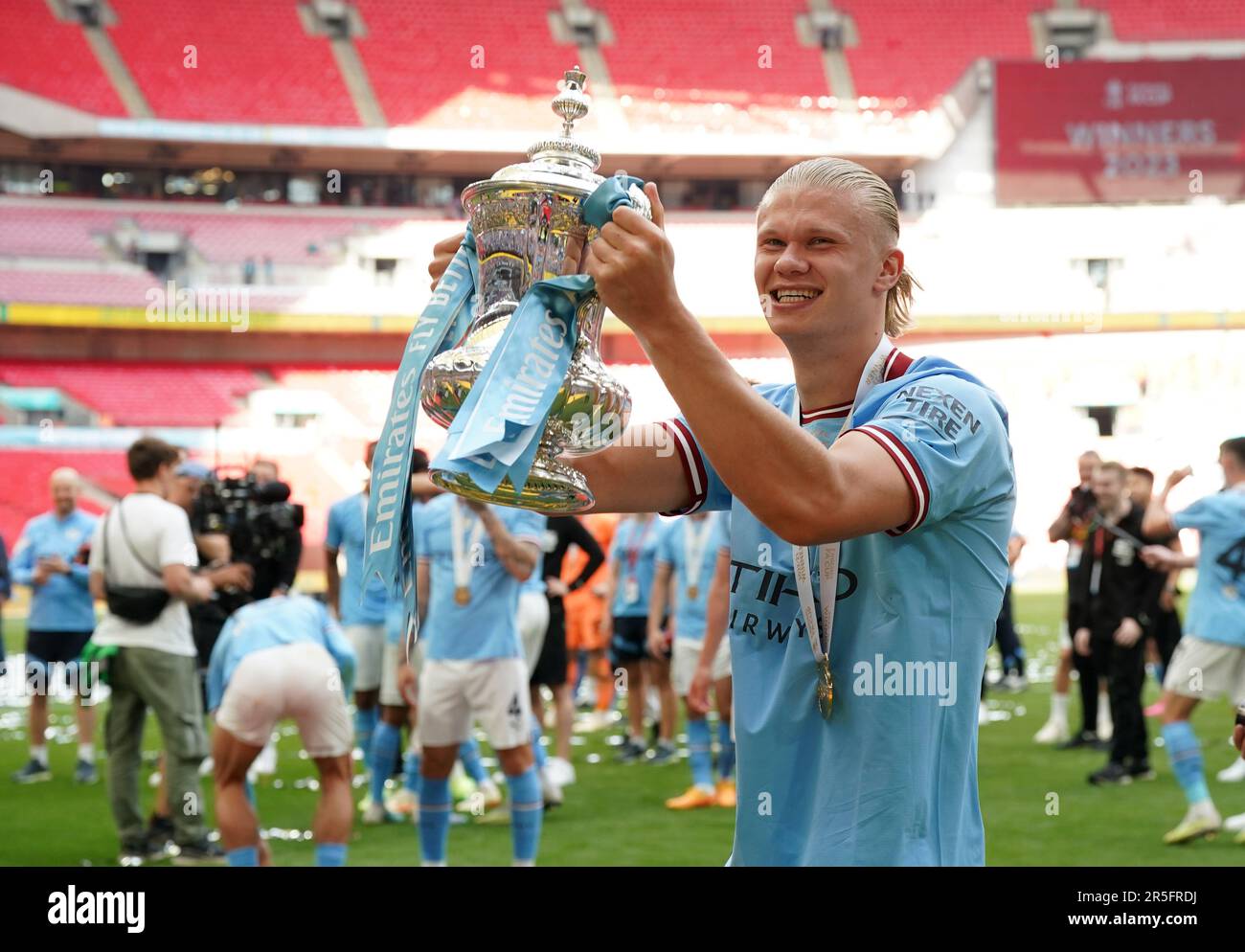 Erling haaland manchester city trophy hi-res stock photography and ...
