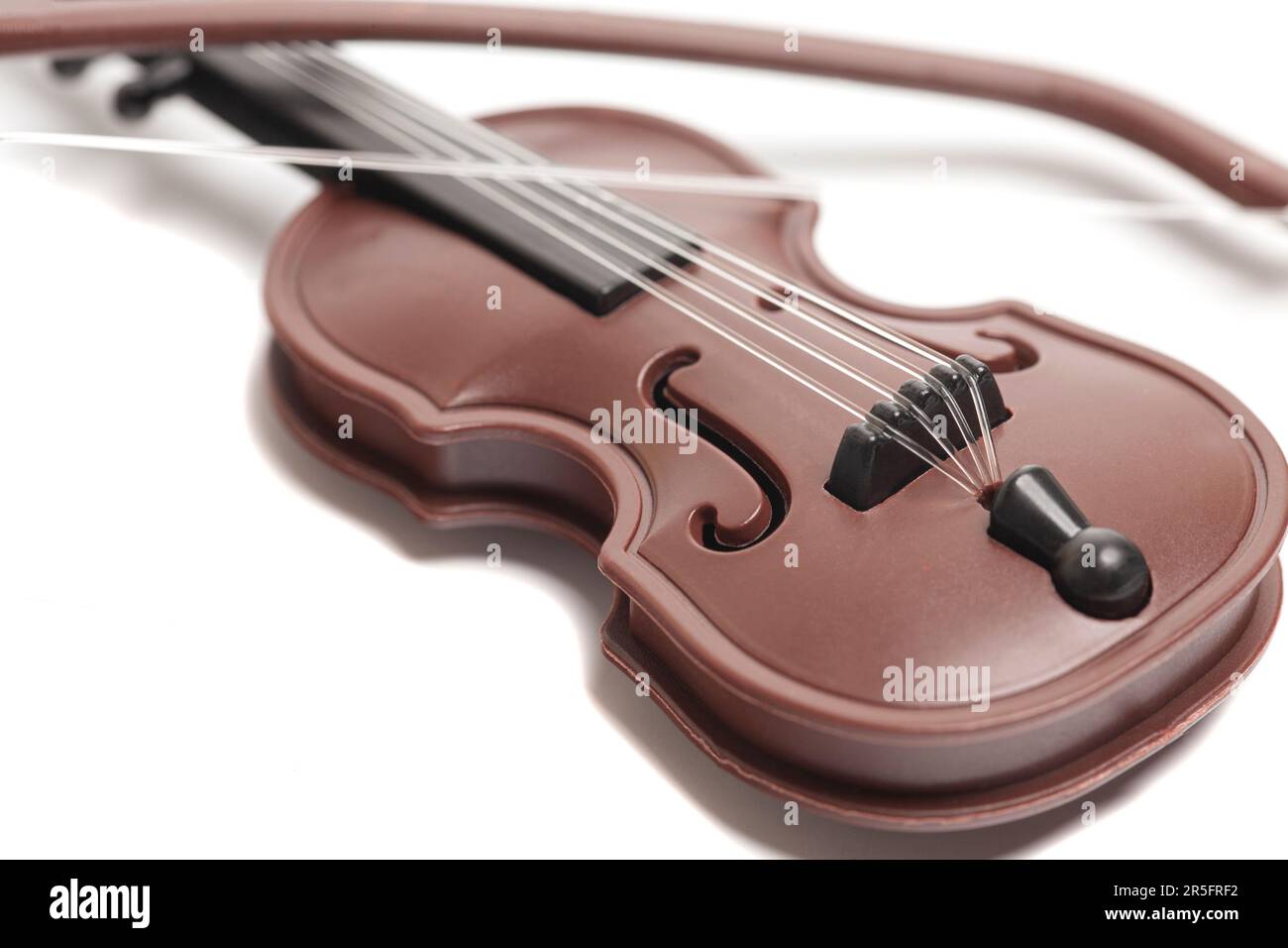 Violin with bow isolated on white background Stock Photo - Alamy