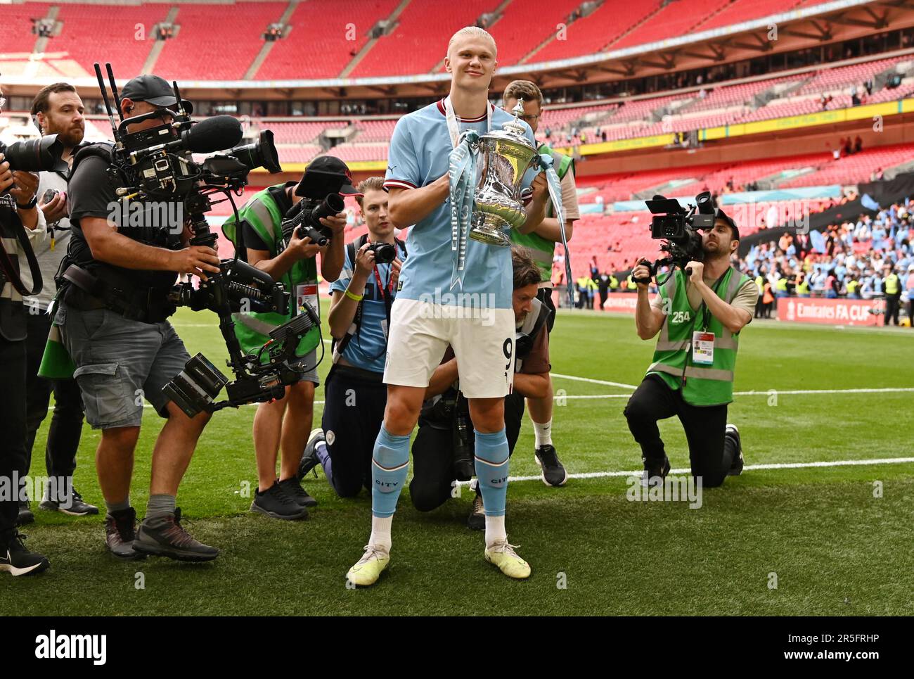 Erling haaland manchester city trophy hi-res stock photography and ...