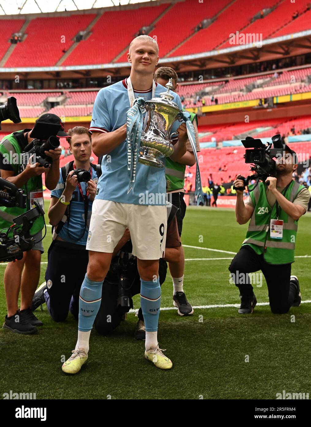 Erling haaland manchester city trophy hi-res stock photography and ...