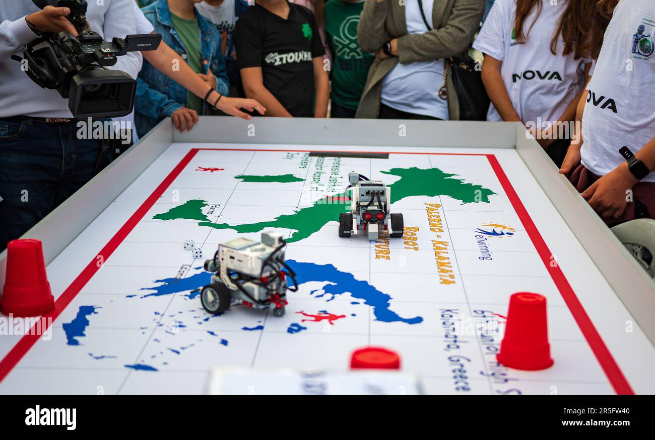 Stem robotics hi-res stock photography and images - Alamy