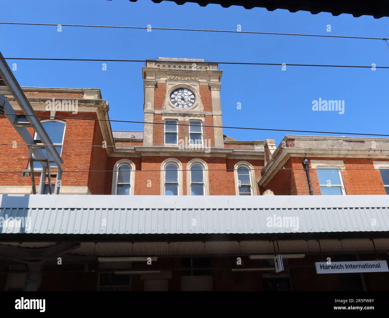 Harwich, Essex - 3 June 2023 : Railway station clock Stock Photo - Alamy