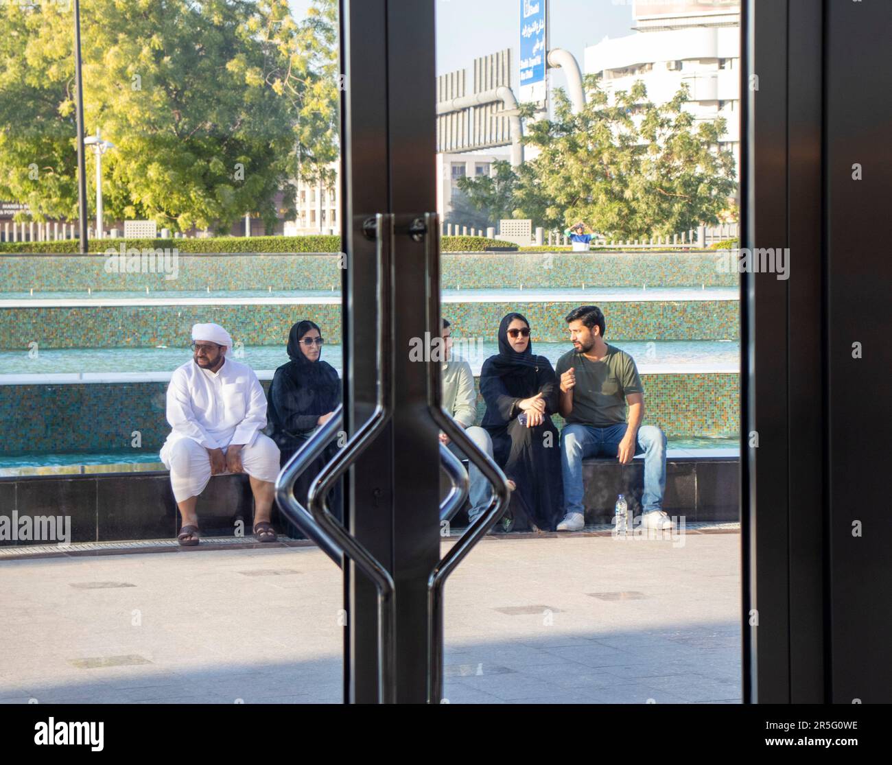 Dubai, UAE - 04.29.2023 - Dubai, UAE - People walk in the Zabeel park ...