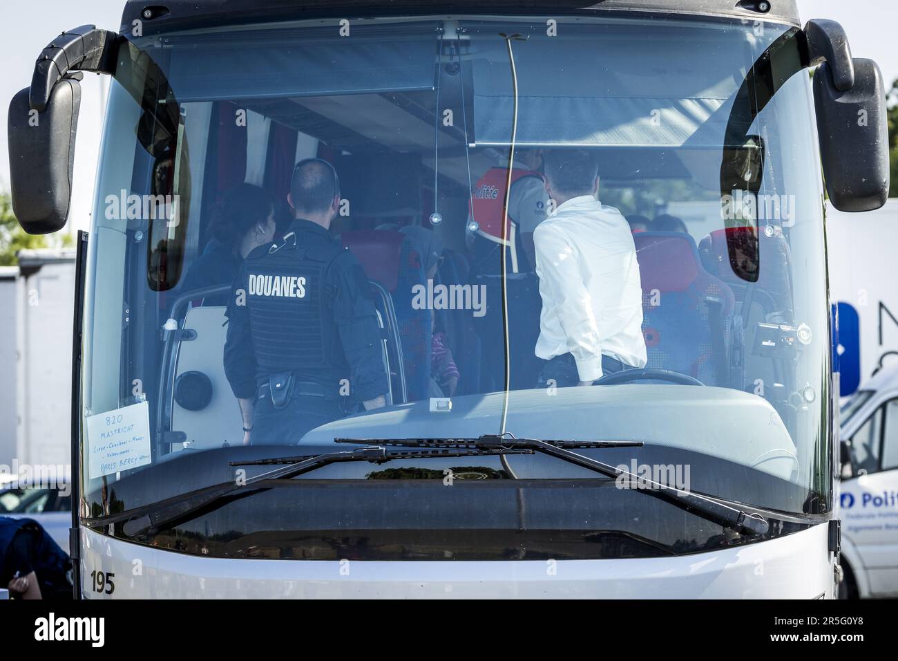 FEEDING - Customs during an international inspection just across the ...