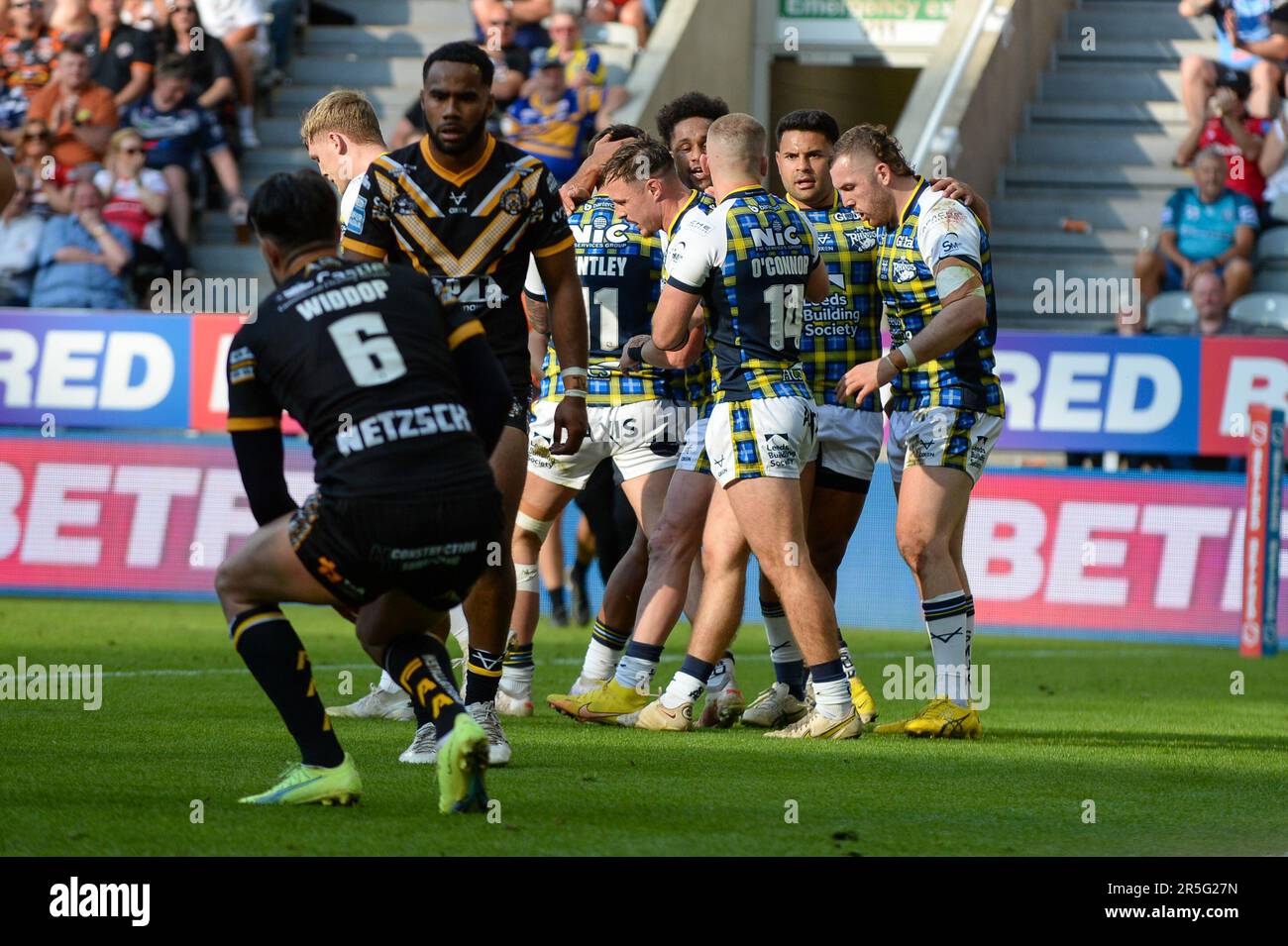Leeds Rhinos celebrate a try during the Betfred Super League Magic ...