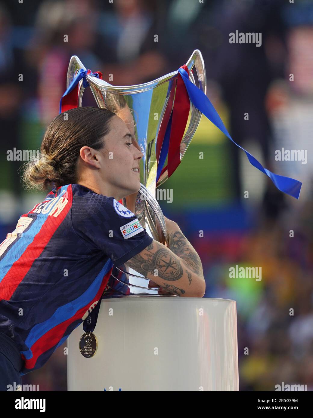 Barcelona, Spain. 04th June, 2023. Mapi Leon of FC Barcelona with the ...