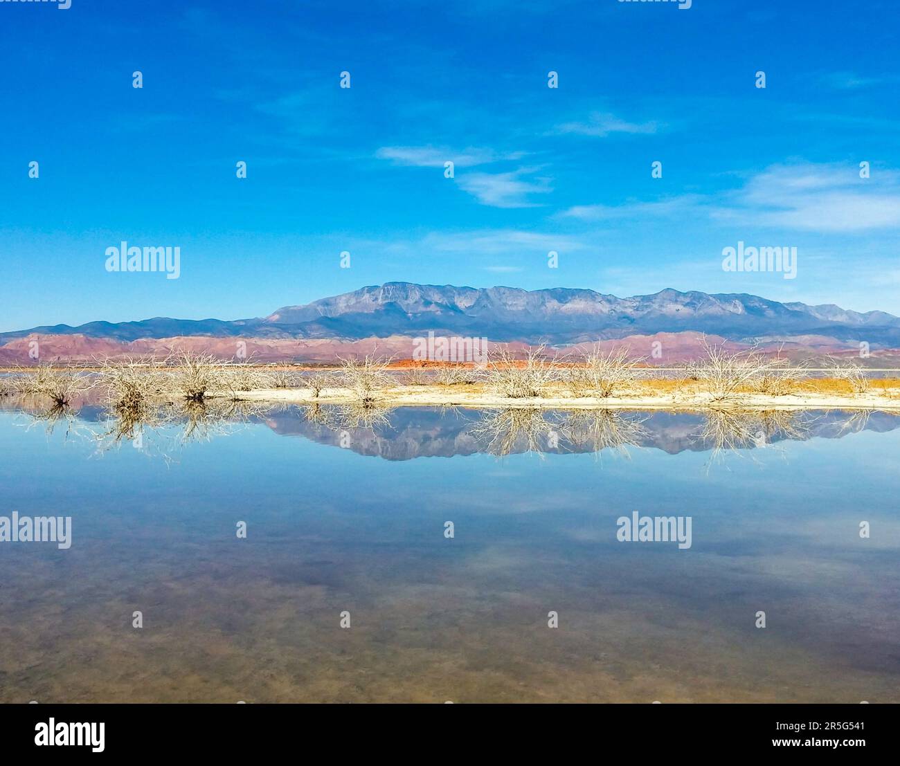 Sand Hollow Utah Lake reflections Stock Photo - Alamy