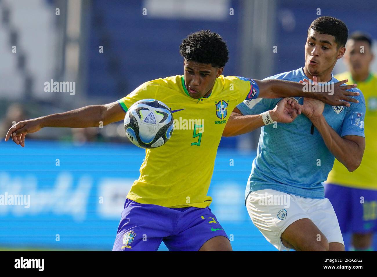 Israel's Anan Khalaili, right, and Brazil's Andrey Santos battle for ...