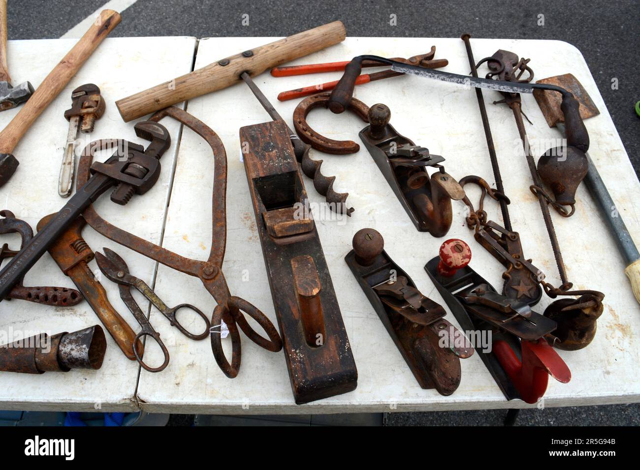 Antique tools hi-res stock photography and images - Alamy