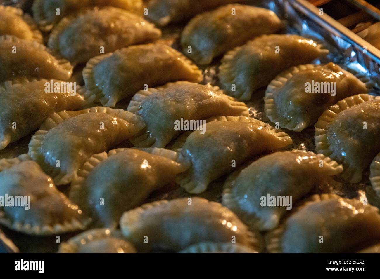 Malaysian curry puff hi-res stock photography and images - Alamy