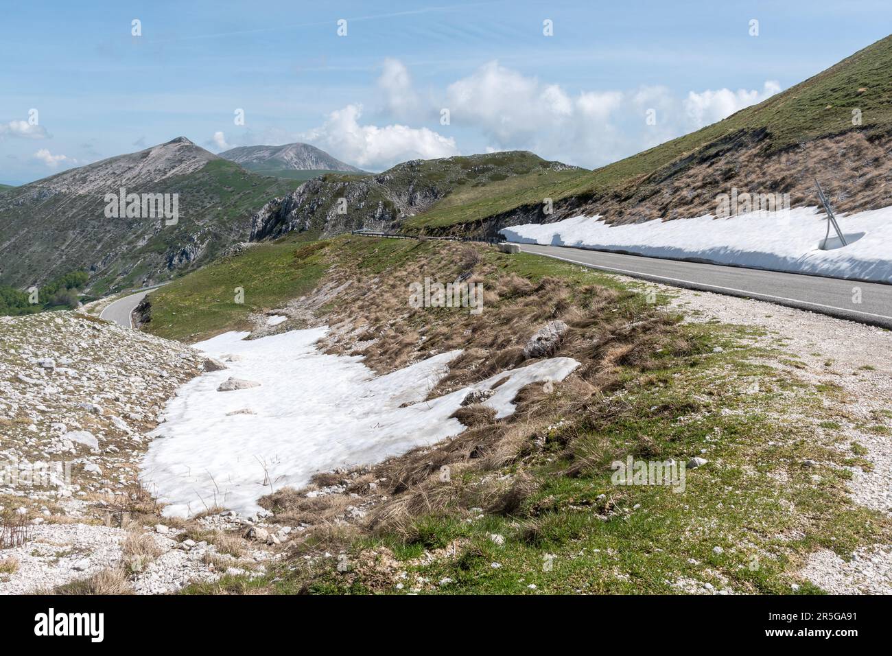 Apennines range hi-res stock photography and images - Alamy