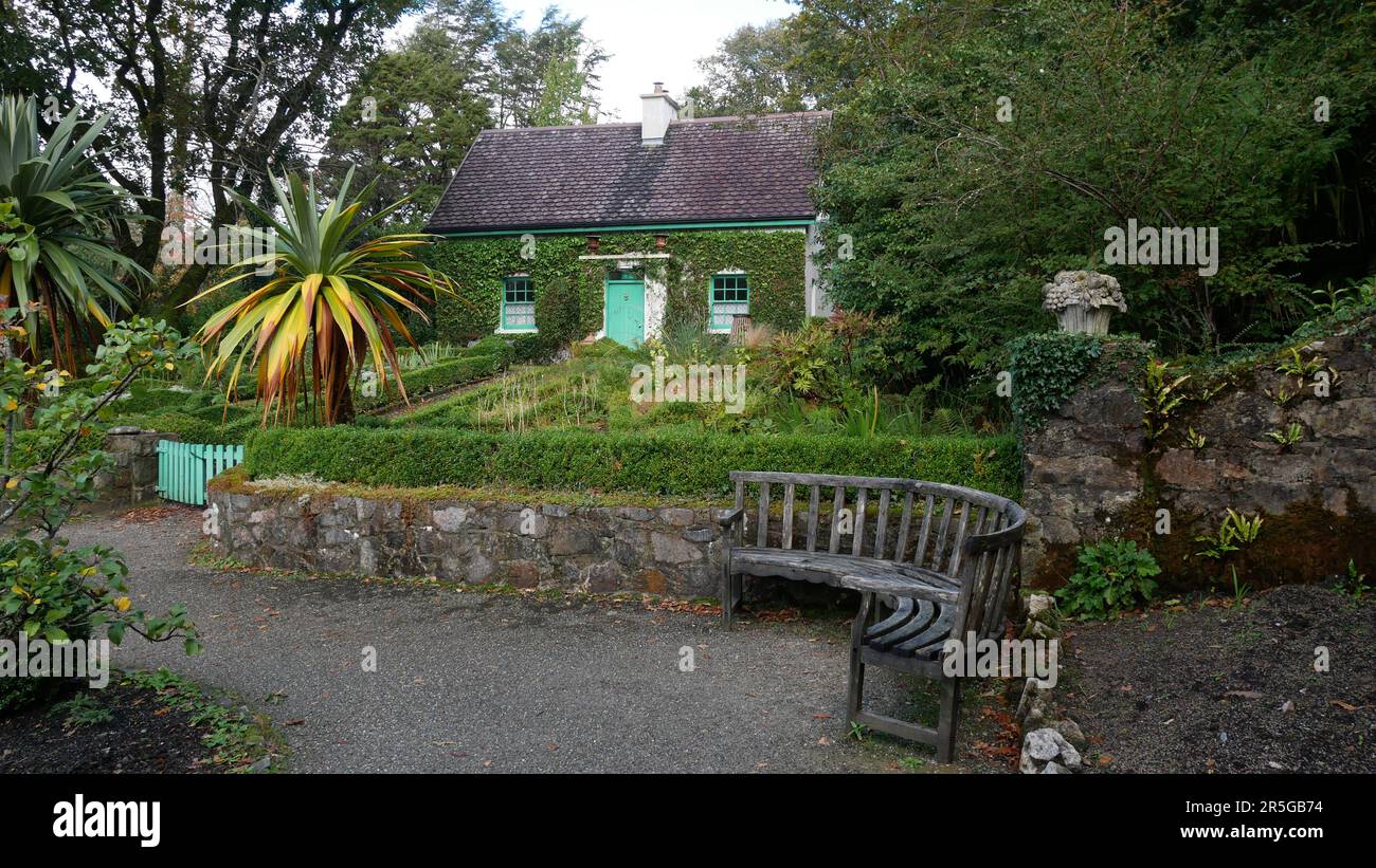 Cottage scene in Ireland Stock Photo - Alamy