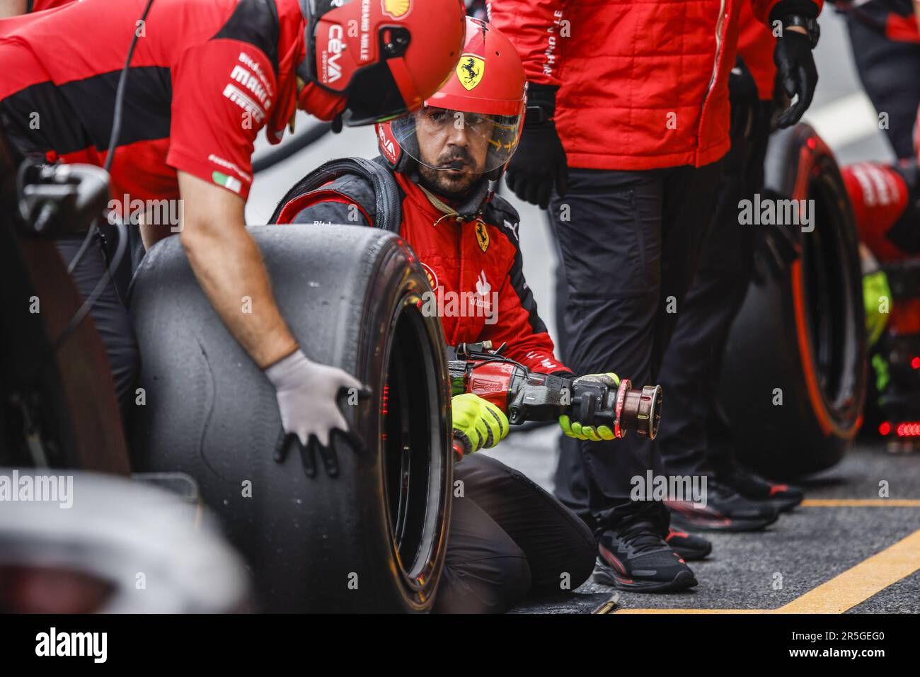 Ferrari mechanic hi-res stock photography and images - Alamy