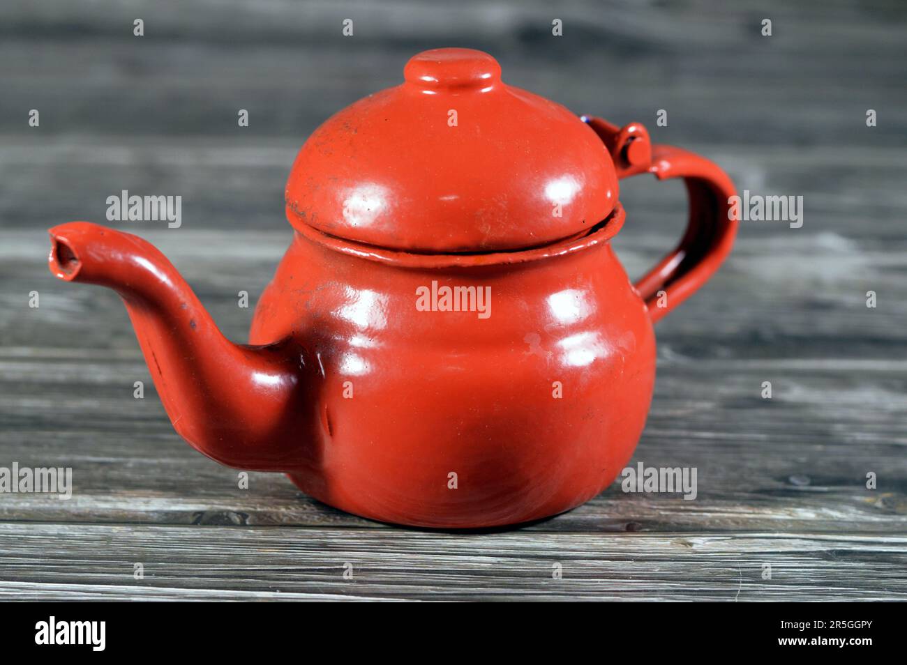 Tea pot fire hi-res stock photography and images - Alamy