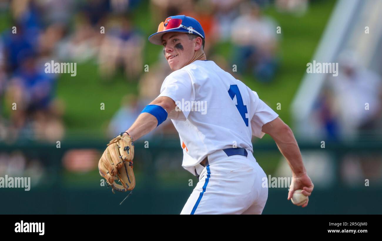 Florida infielder Cade Kurland (4) in action during an NCAA baseball ...