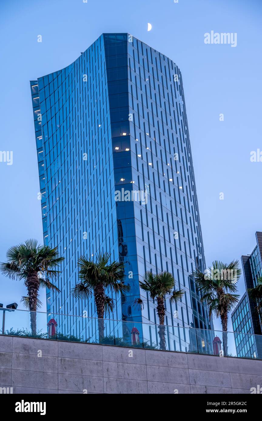 Vancouver, British Columbia - May 25, 2023: The MNP Tower in downtown Vancouver Stock Photo - Alamy