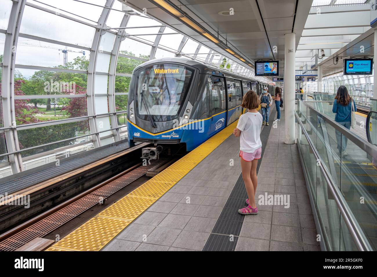 Vancouver main street science world station hi-res stock photography ...