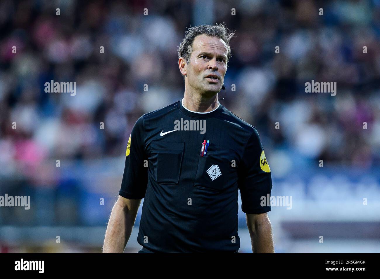 EMMEN - referee Bas Nijhuis during the play-off promotion/relegation ...