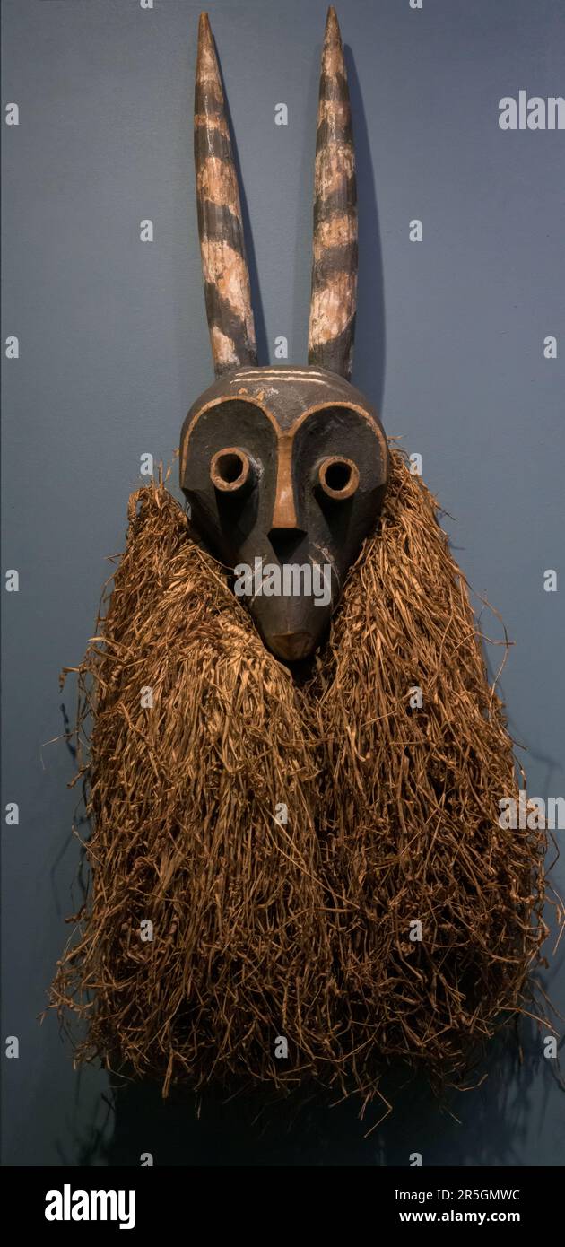 Mbambi Mask, Pende. Africa Stock Photo - Alamy