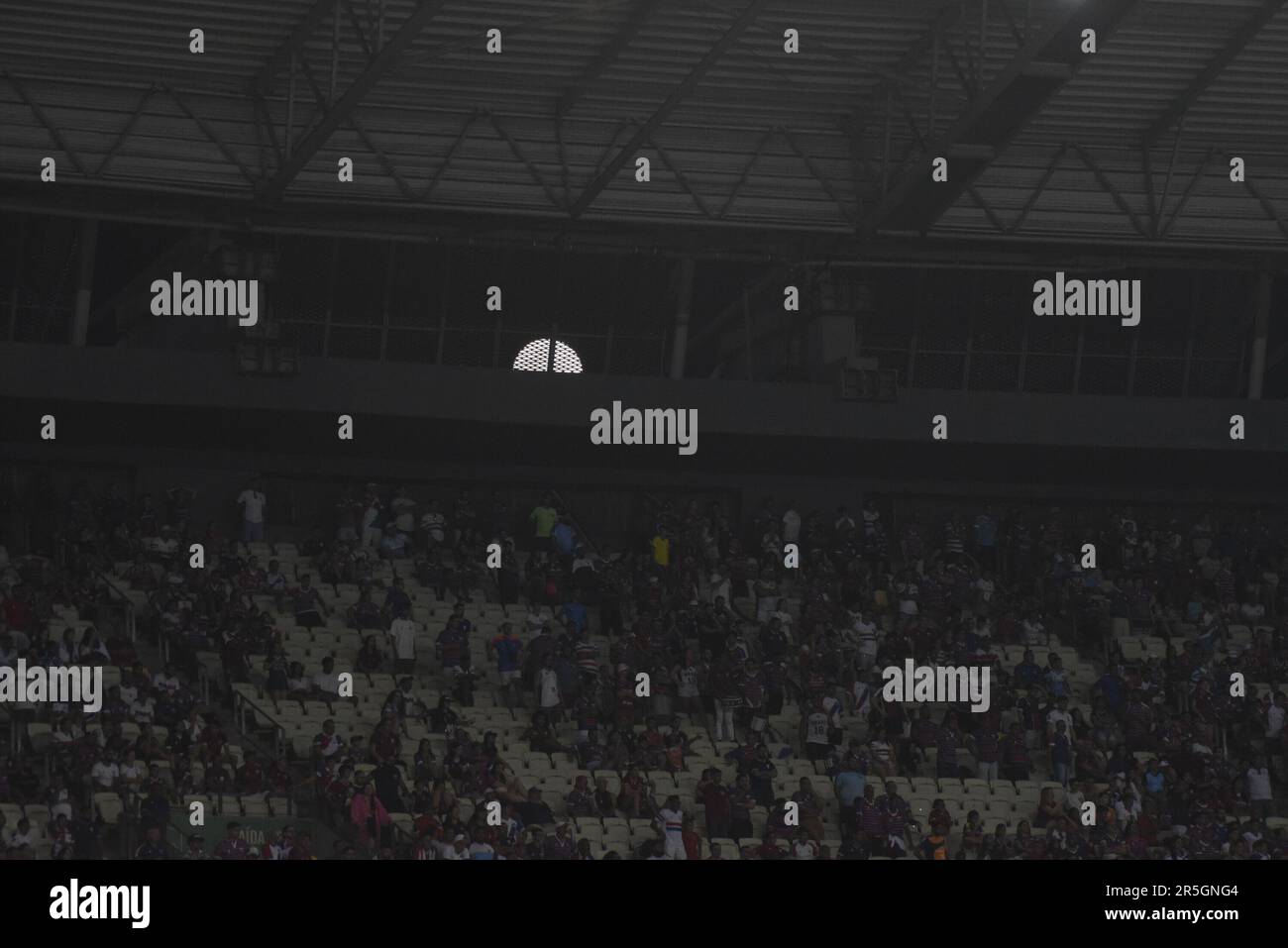 Fortaleza, (CE) 03/06/2023 - Cena da Noite em Fortaleza / Lua aparece na Arena Castelão, em ...