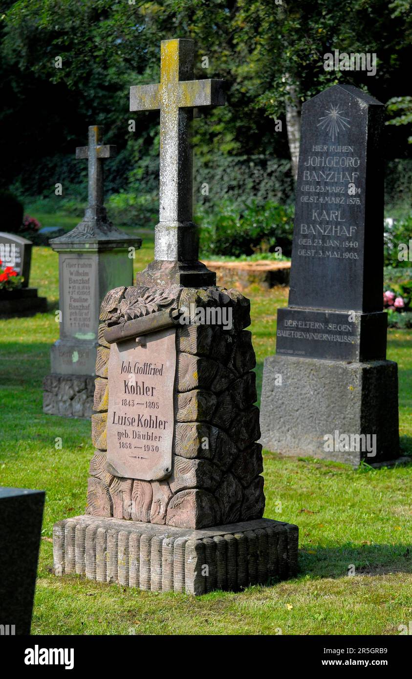 Gravestones in sunlight hi-res stock photography and images - Alamy