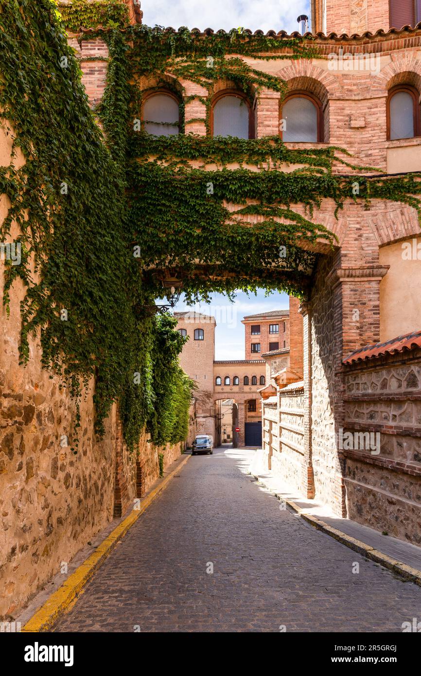 Arch passage passageway architecture hi-res stock photography and ...