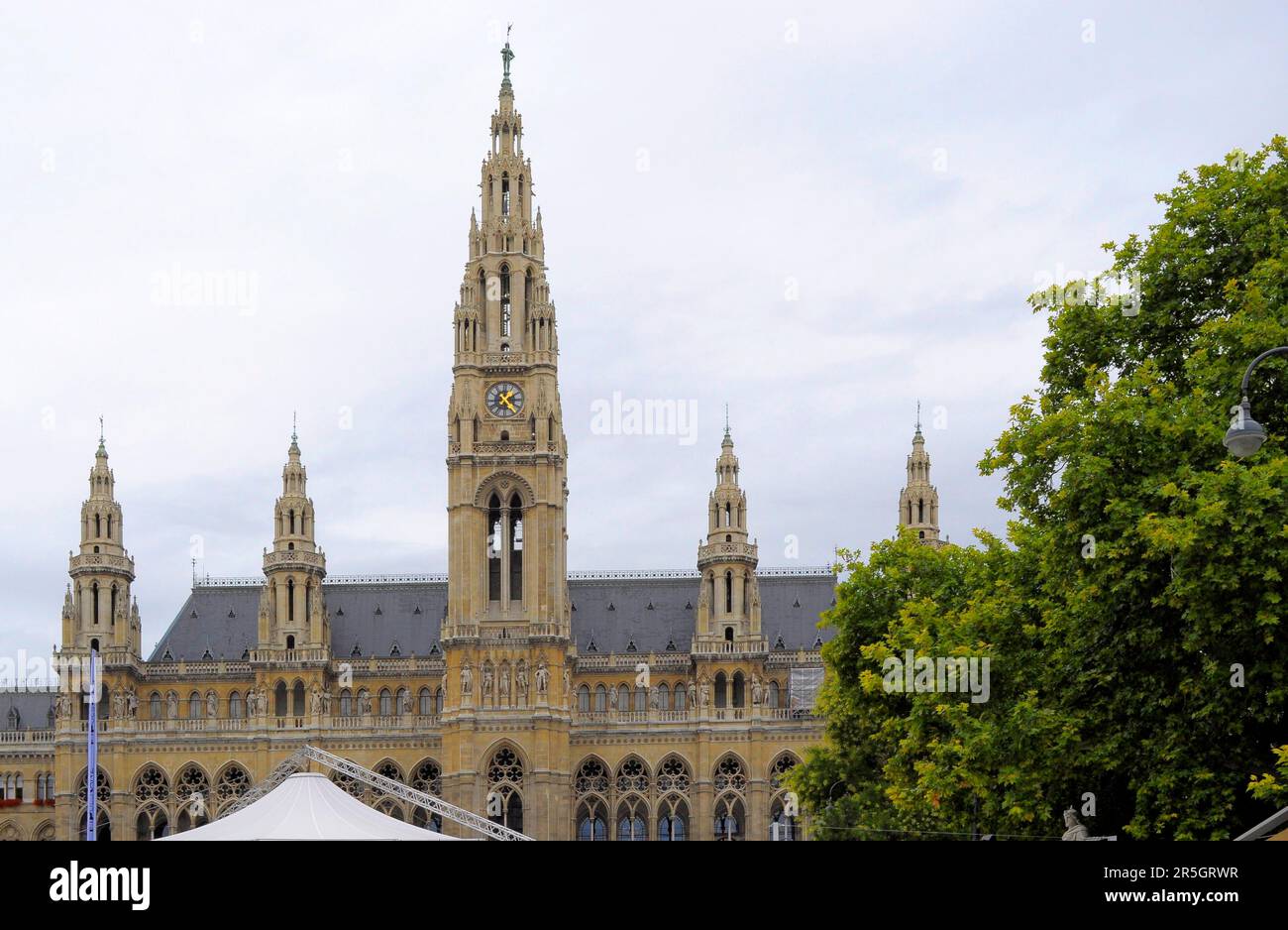 Austria vienna city hall hi-res stock photography and images - Alamy