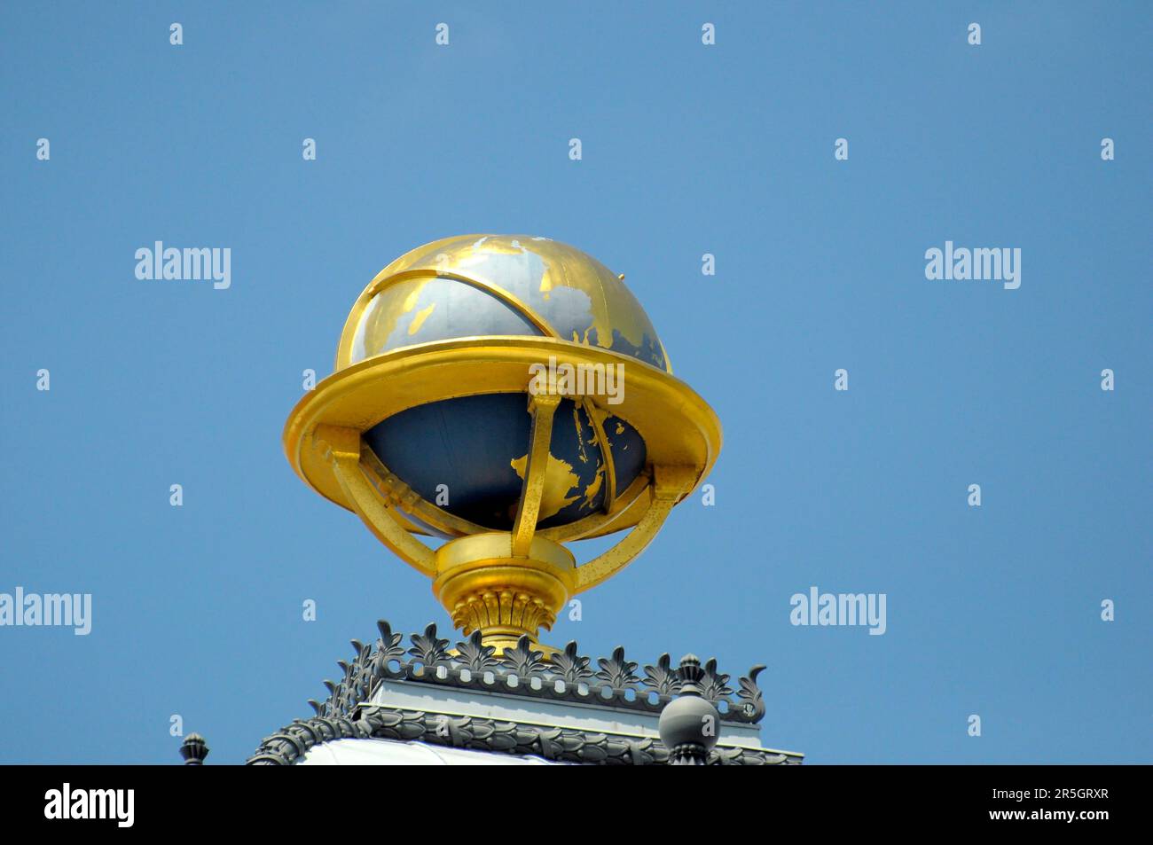 Austria, Vienna, globe on the roof Stock Photo - Alamy