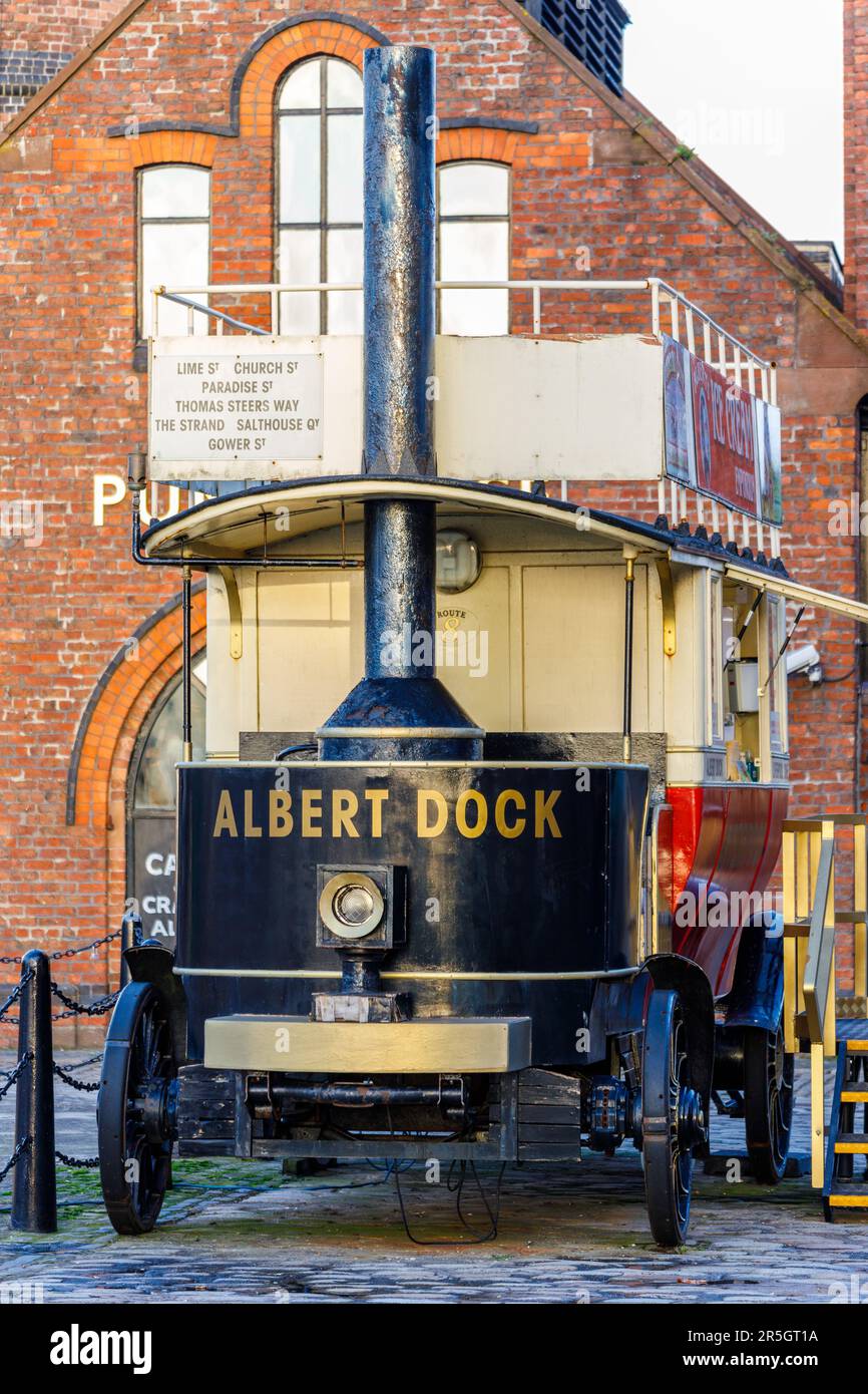 Lyons golden syrup hi-res stock photography and images - Alamy
