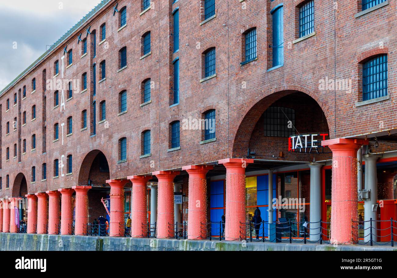 Entrance to the converted warehouse that is now the Tate Art Gallery ...