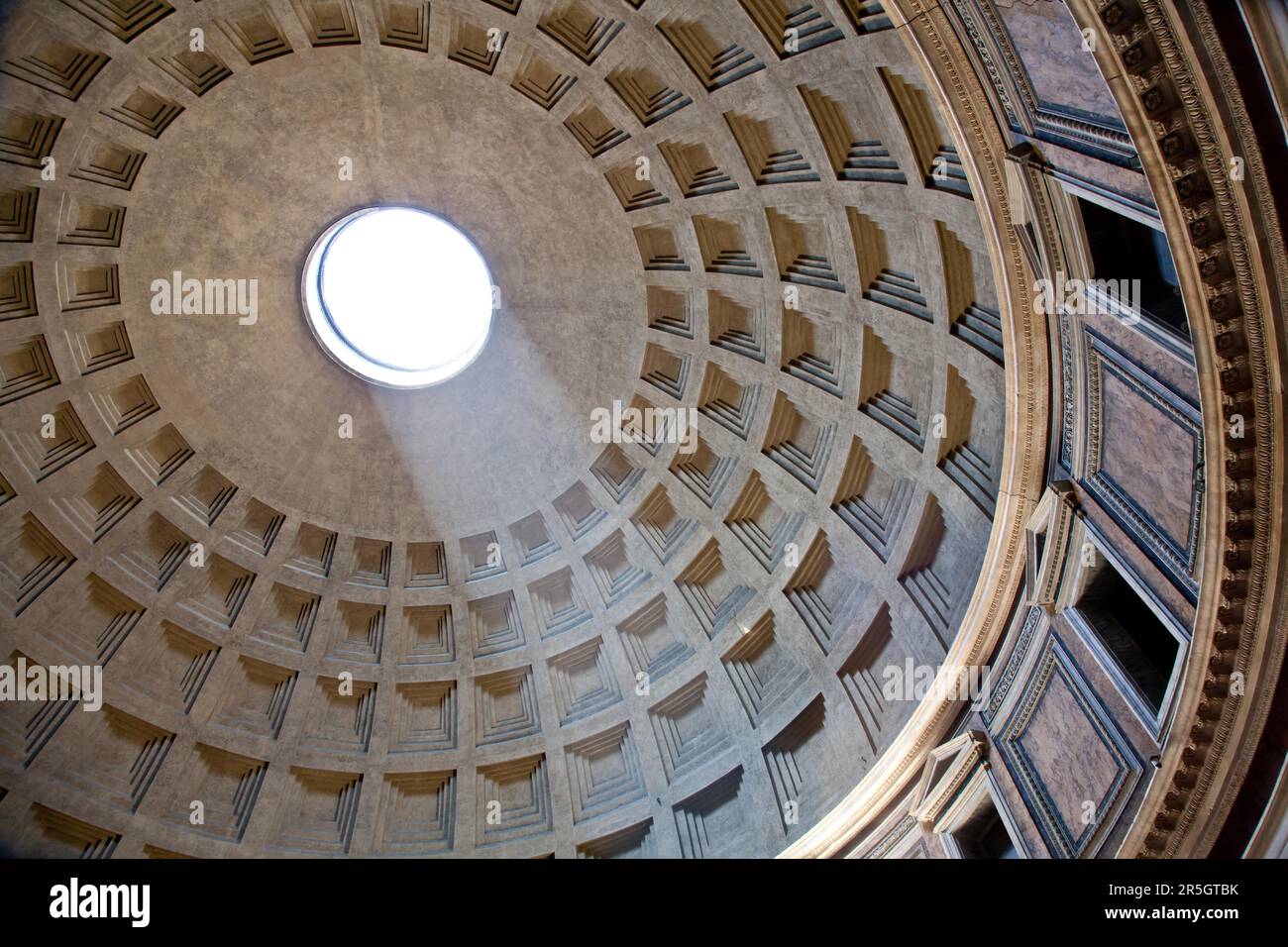 Interior of Rome Pantheon with the famous ray of light from the top ...
