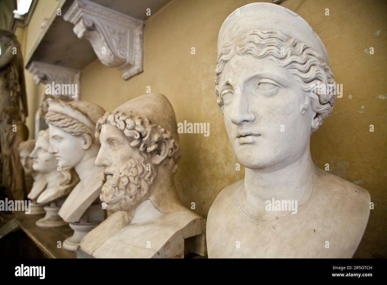 Vatican Museums, Rome, Italy: collection of statues Stock Photo - Alamy