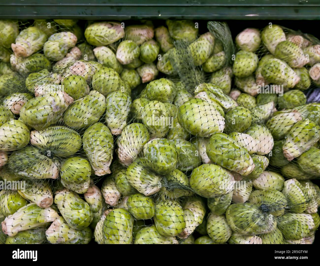 Sprouts grocery store hi-res stock photography and images - Alamy
