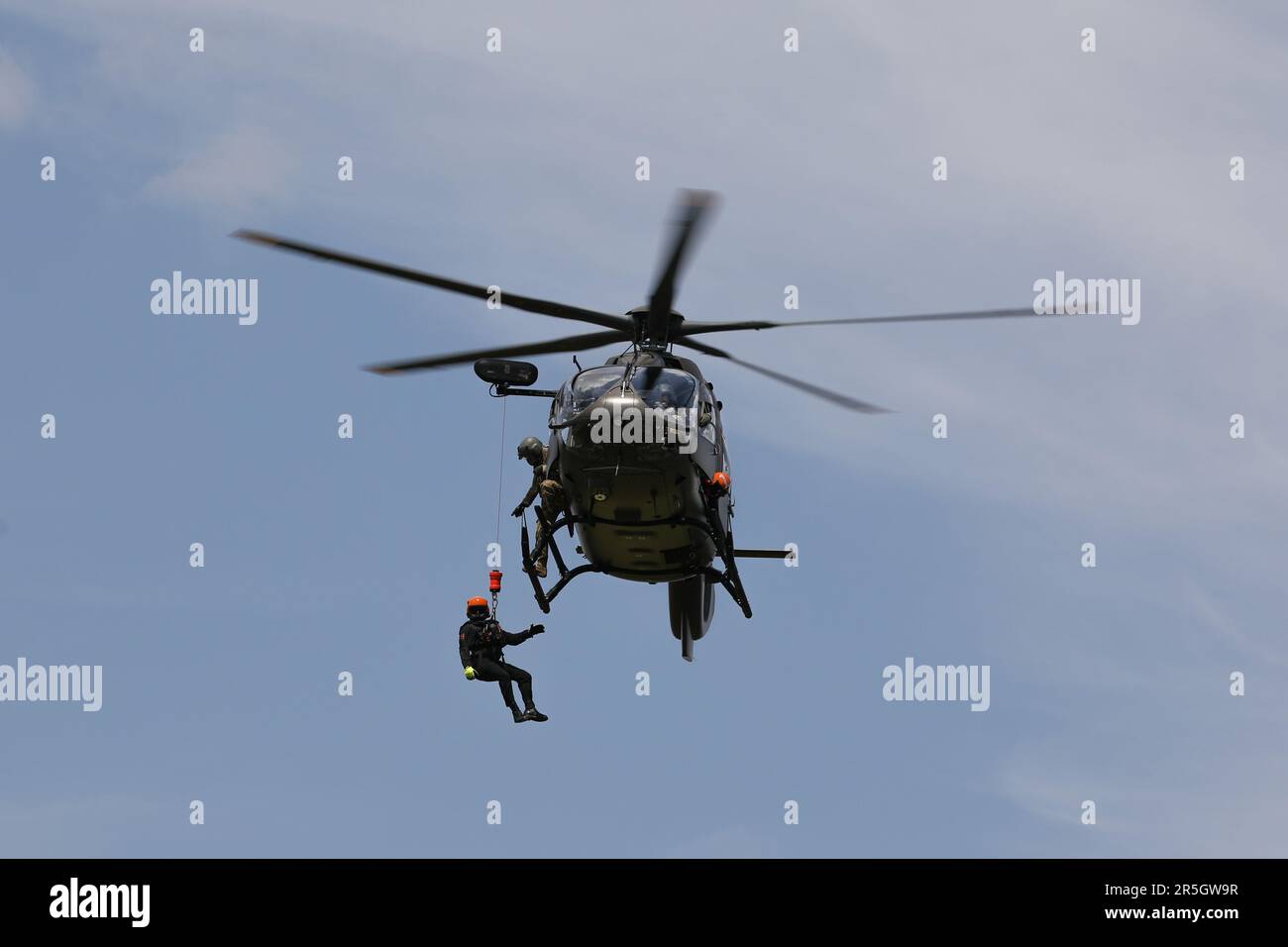 South Carolina Army National Guard Soldiers of the 59th Aviation Troop ...