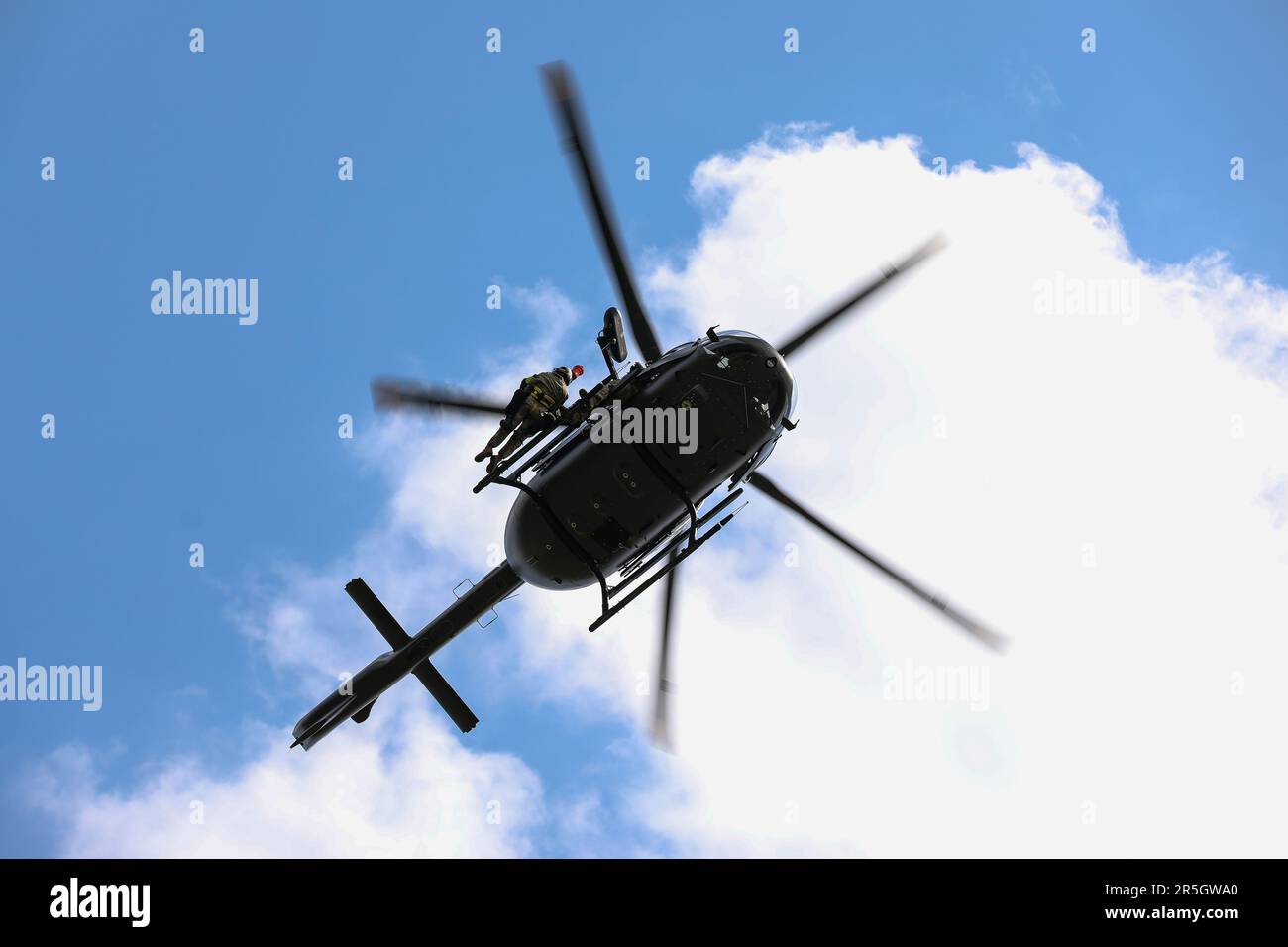 South Carolina Army National Guard Soldiers of the 59th Aviation Troop ...