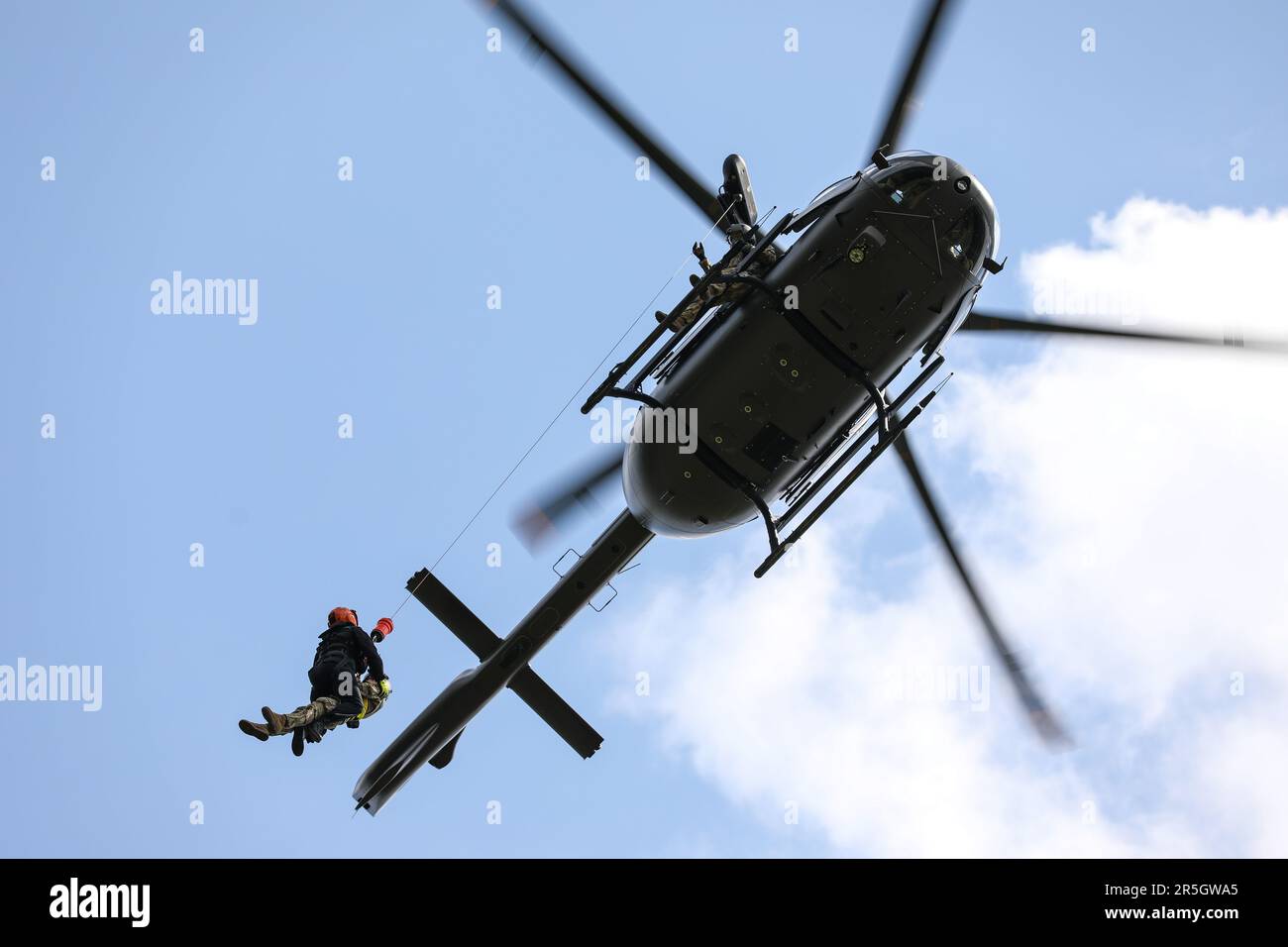 South Carolina Army National Guard Soldiers of the 59th Aviation Troop ...