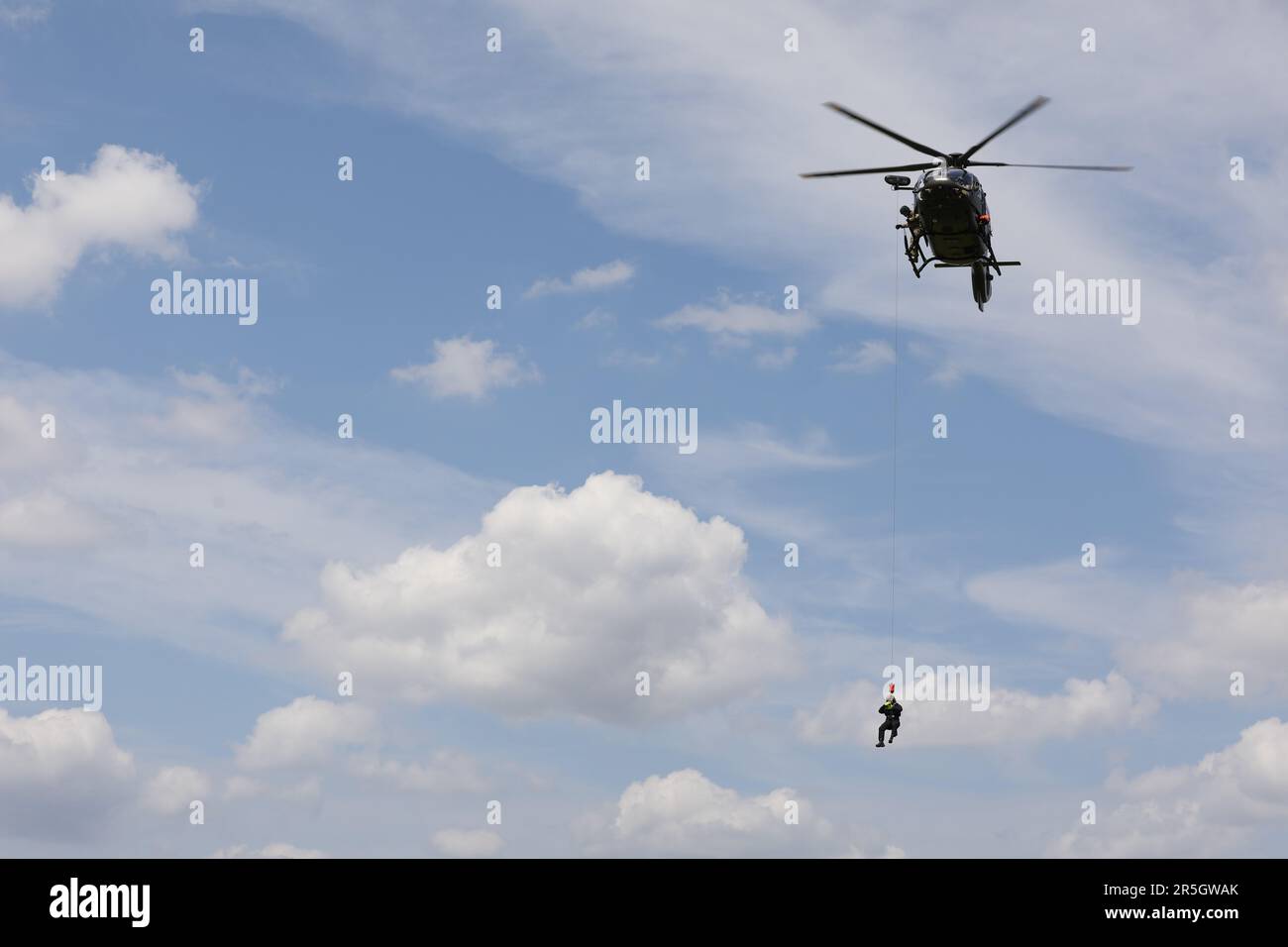 South Carolina Army National Guard Soldiers of the 59th Aviation Troop ...