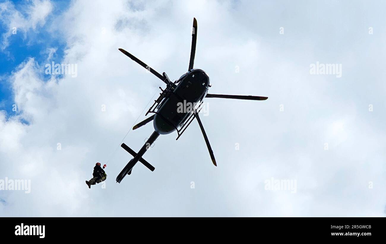 South Carolina Army National Guard Soldiers of the 59th Aviation Troop ...