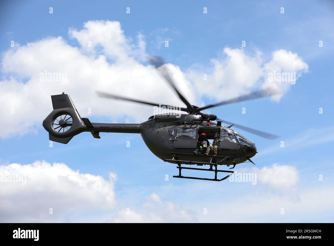 South Carolina Army National Guard Soldiers of the 59th Aviation Troop ...
