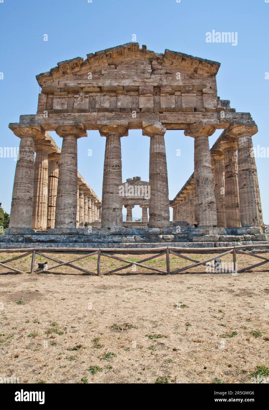 Doric style hi-res stock photography and images - Alamy