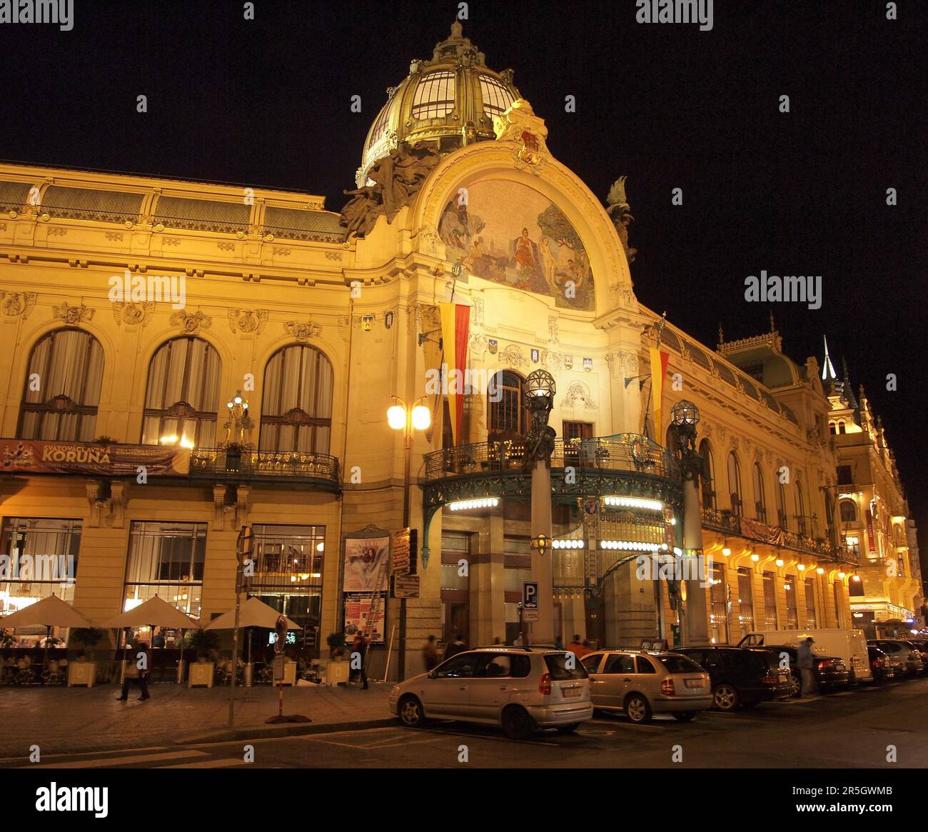 Prague by night: Municipal House (Obecni dum Stock Photo - Alamy
