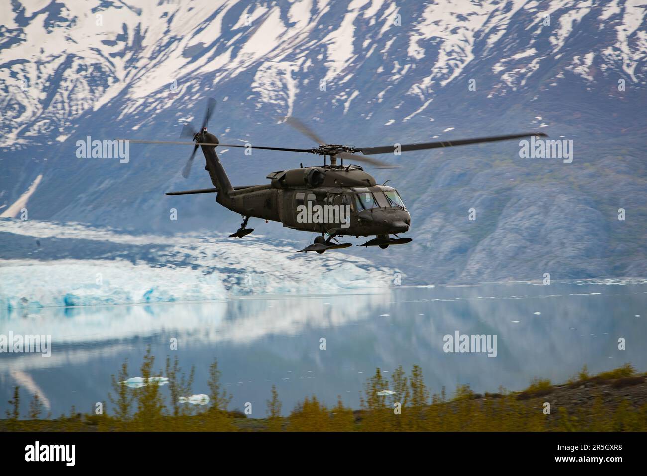 An Alaska Army National Guard UH-60L Black Hawk helicopter from Golf Co ...