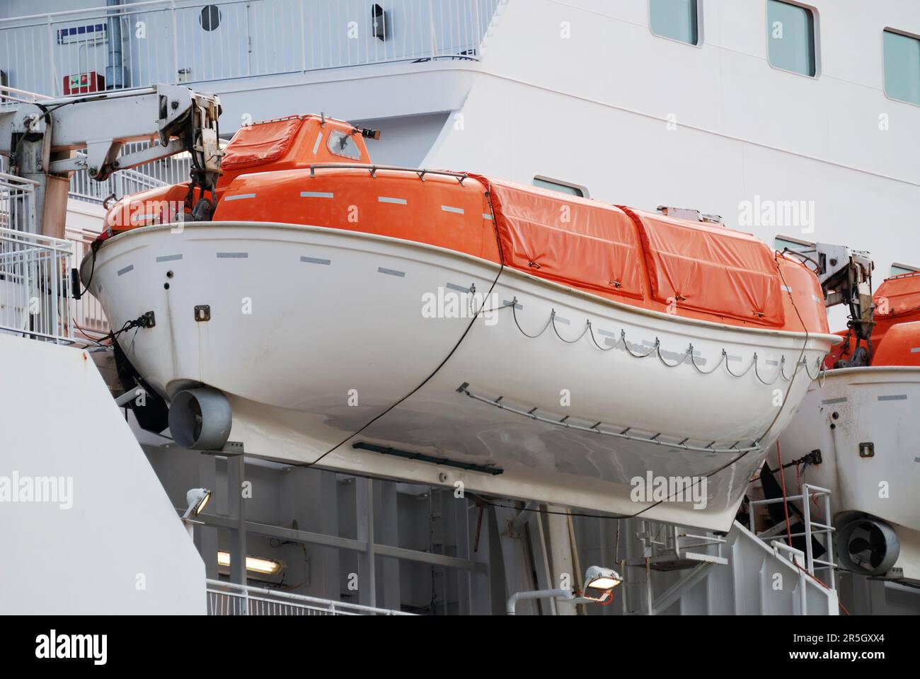 Rescue boat of a passenger ship Stock Photo - Alamy